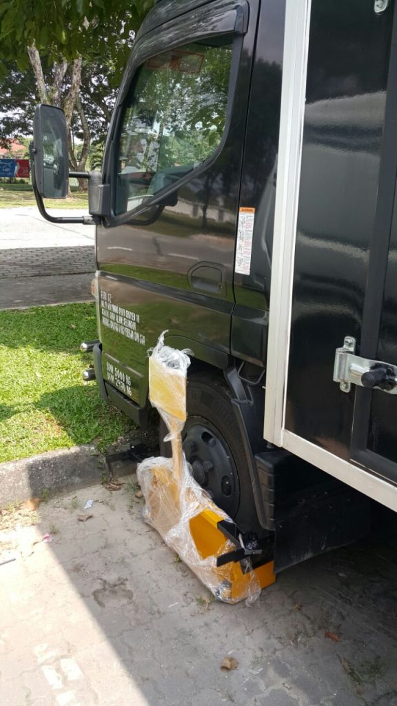 LARGE WHEEL CLAMPING - Aisash Resources (M) Sdn Bhd